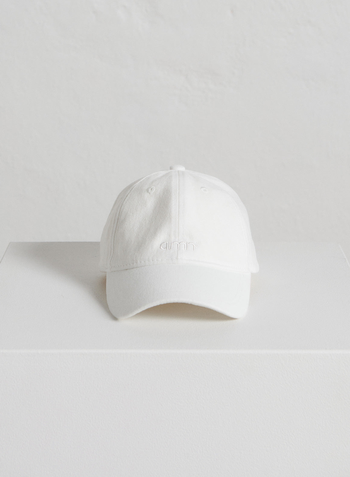 White Small Logo Cap – aim'n